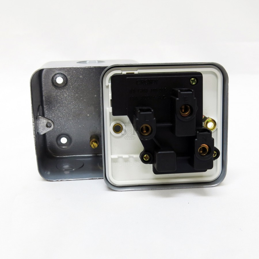CROWN 13Amp 1 Gang Metal Clad Switch Socket [Surface Type] [SIRIM] (Grey)