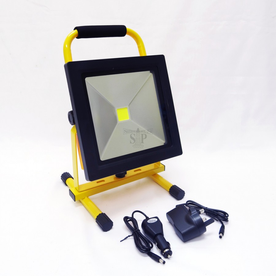 Iwachi 30W COB Portable Rechargeable LED Flood Light
