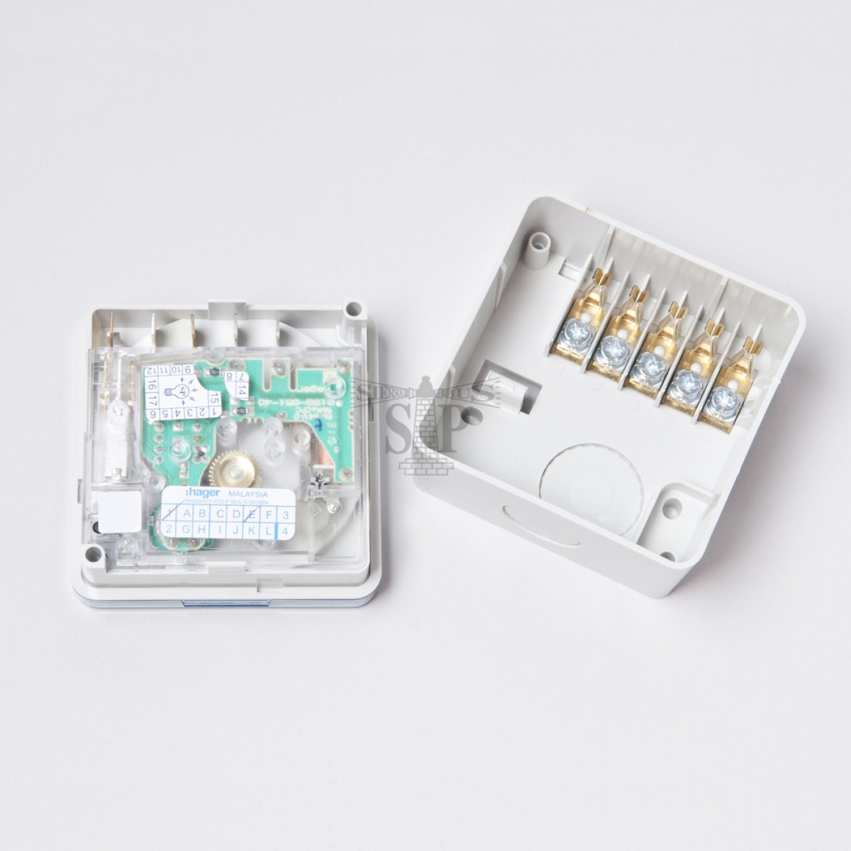 Hager EH711 24hrs Timer Switch