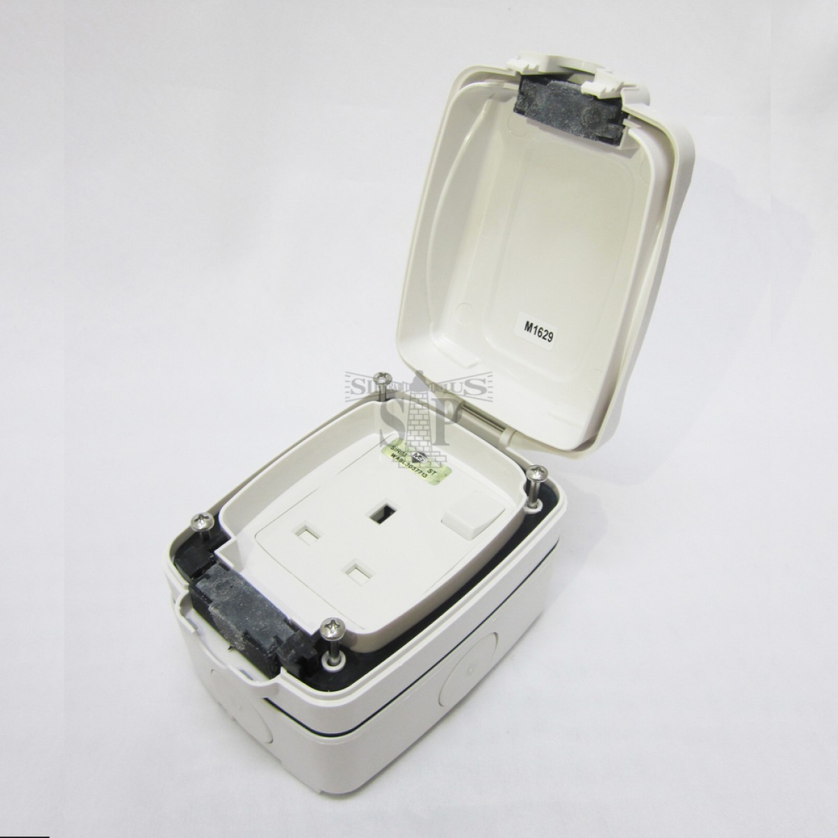 MK 86486 Masterseal Compact 13A IP66 Weatherproof Switch Socket (White)