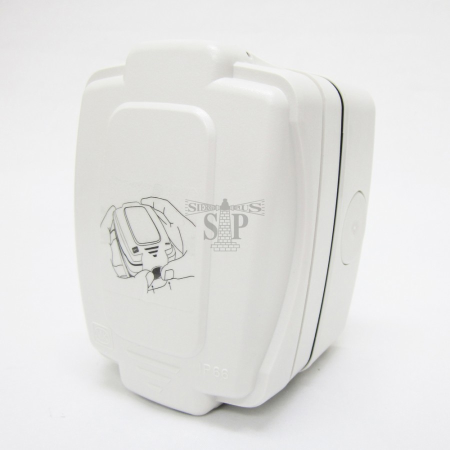 MK 86486 Masterseal Compact 13A IP66 Weatherproof Switch Socket (White)