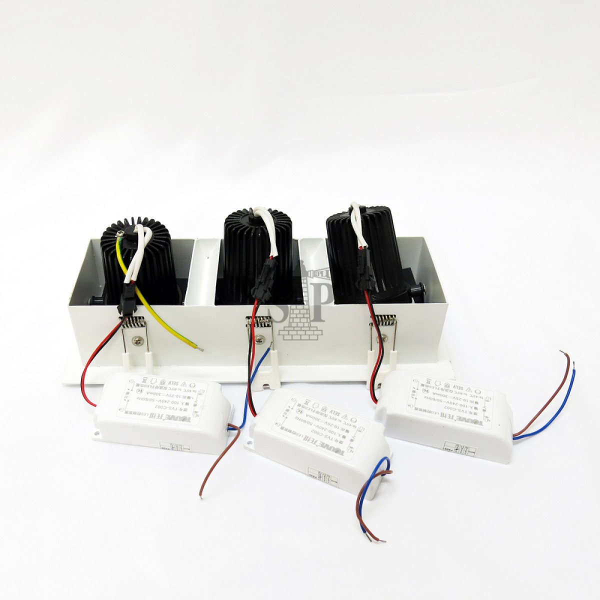 D032 3 X 5W Directional COB LED Down Light (White)